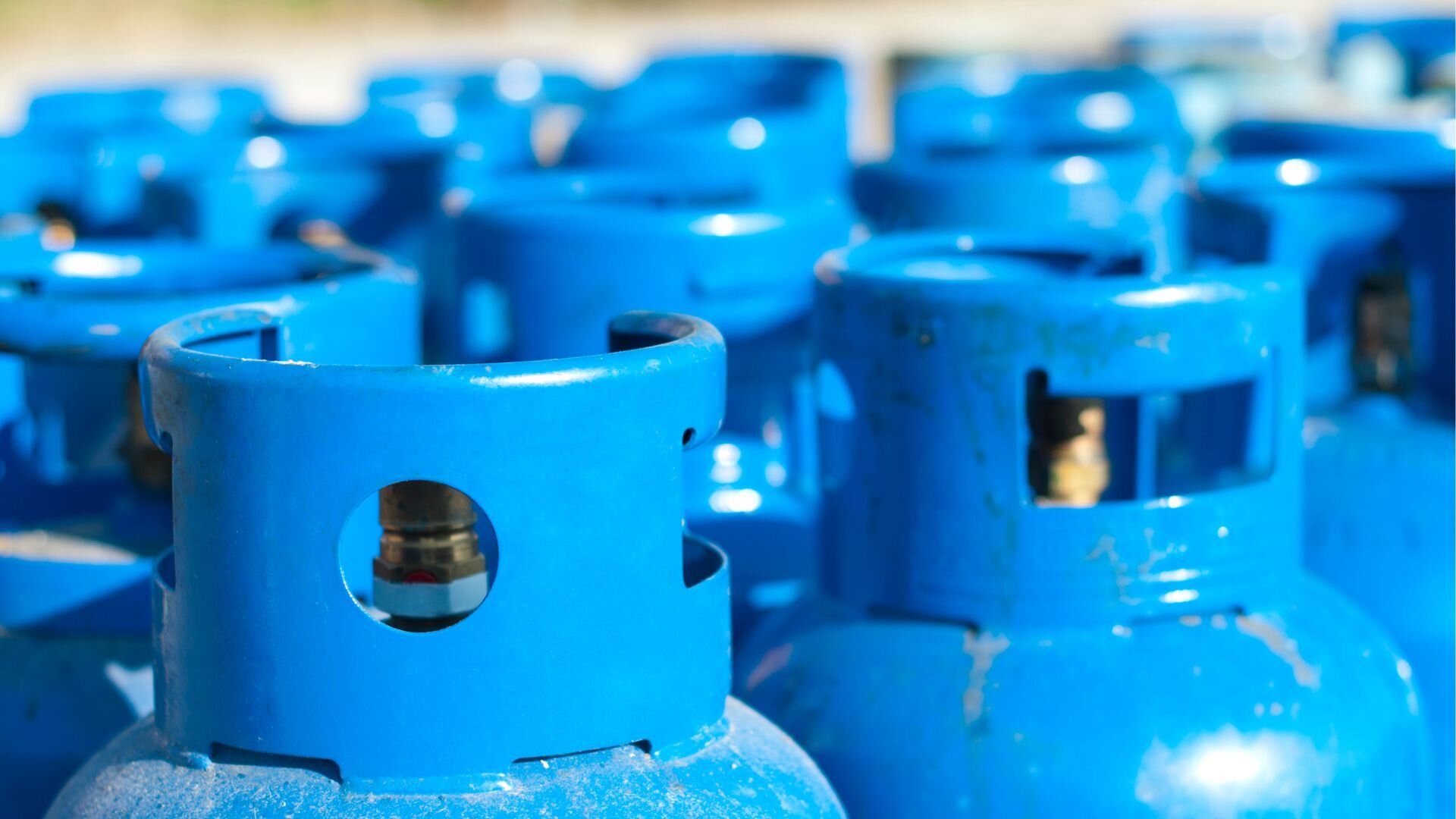Natural Gas vs. Propane: Understanding the Differences ‐ Big Blue Plumbing