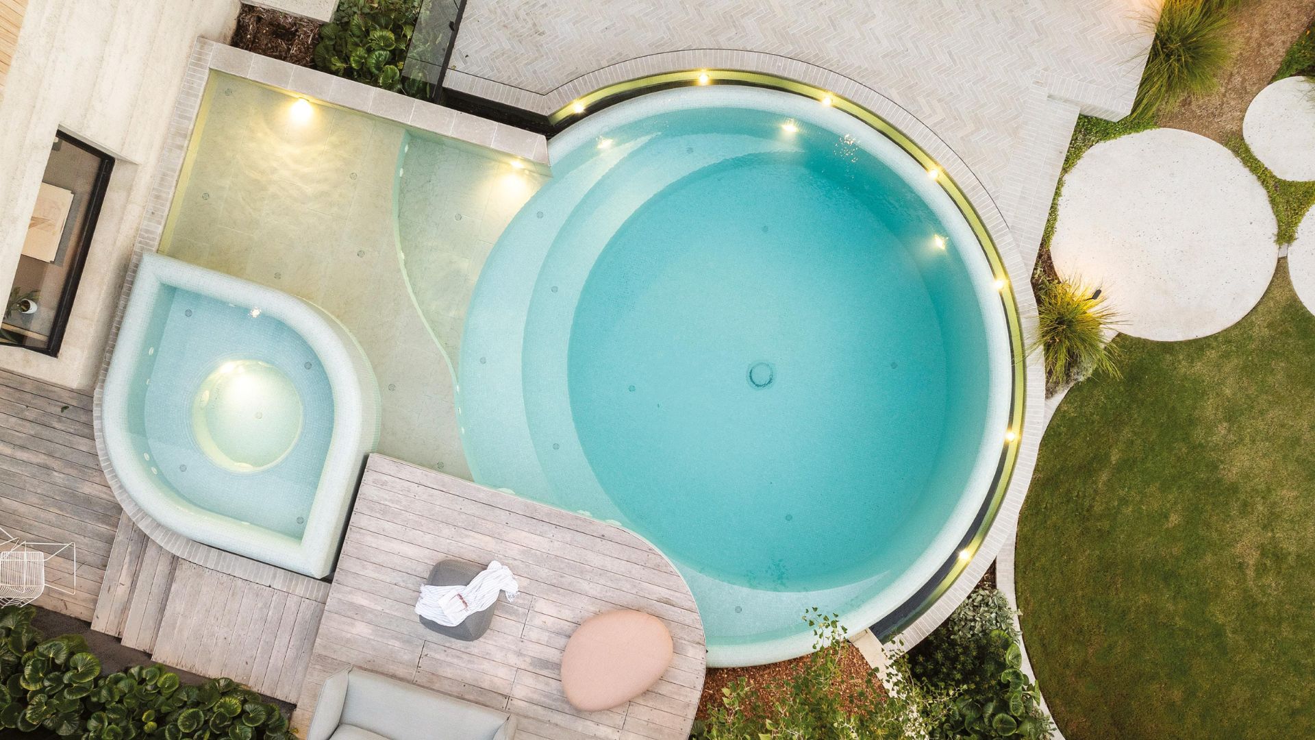 Convert Your Pool to Saltwater with This Simple Guide ‐ Flamingo Pools