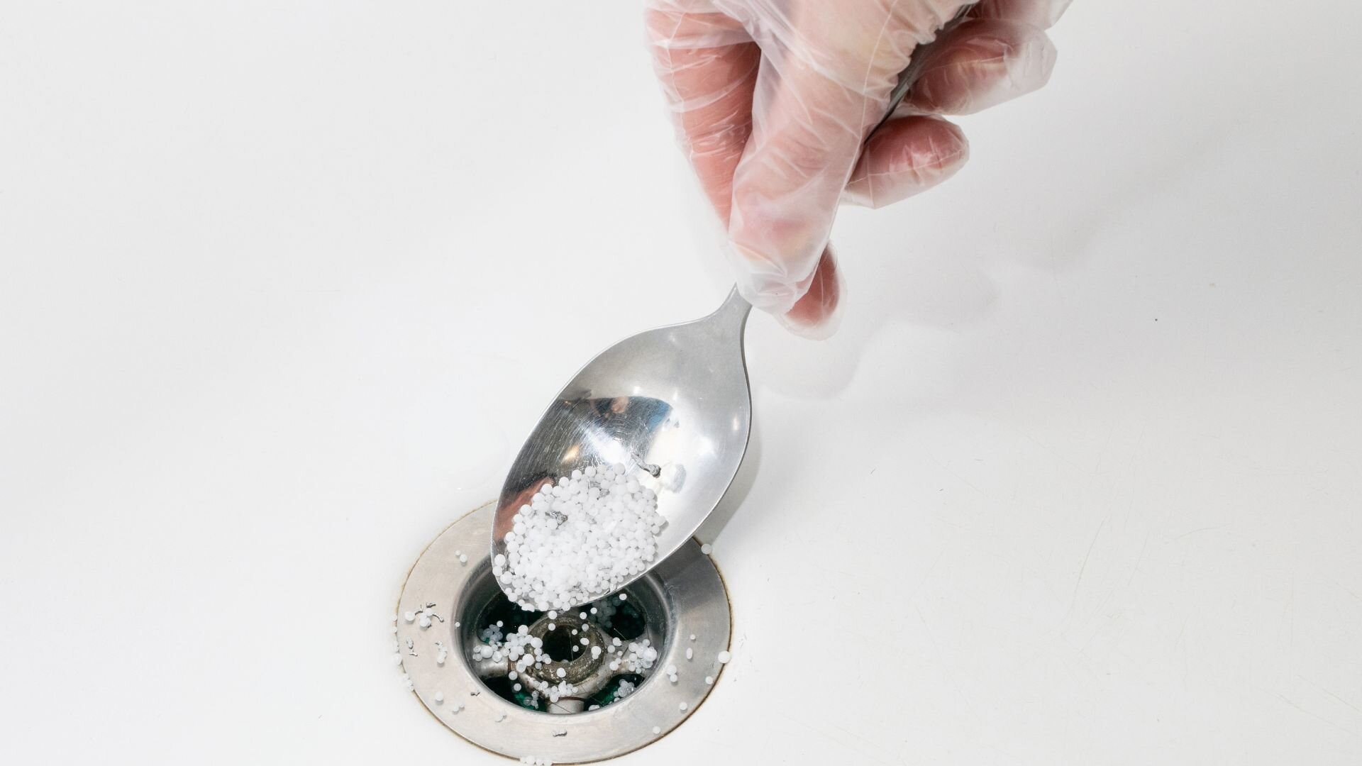 7 Easy DIY Hacks to Unblock Your Drains at Home ‐ Silver Drains