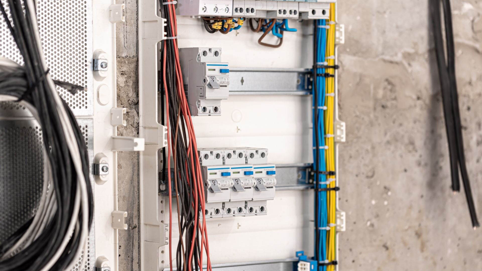 Why is My Circuit Breaker Tripping? Get Solutions Here! ‐ WP Electrical